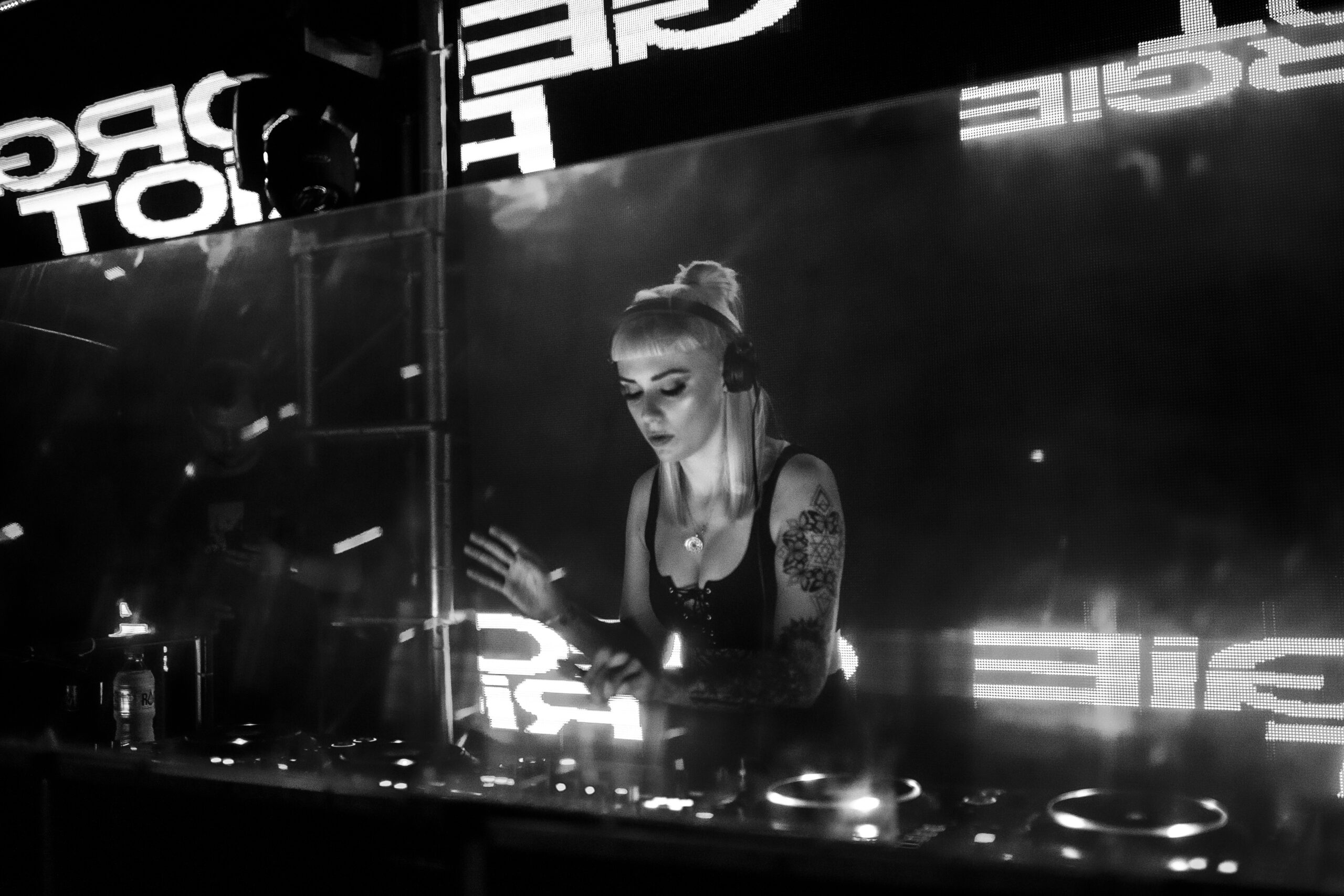 New Artist Of The Week: Georgie Riot - 1 More Thing