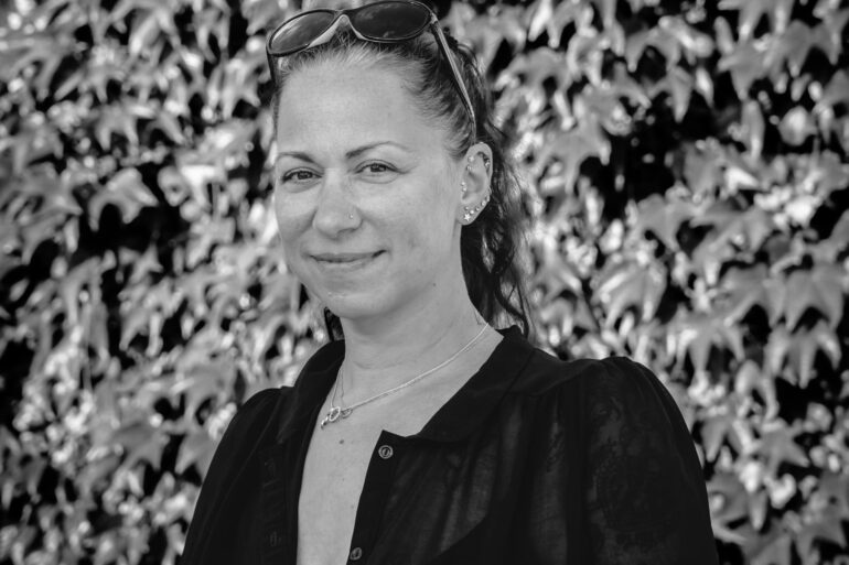 HEAD2HEAD: pyxis goes full collabo mode on her debut album - 1 More Thing